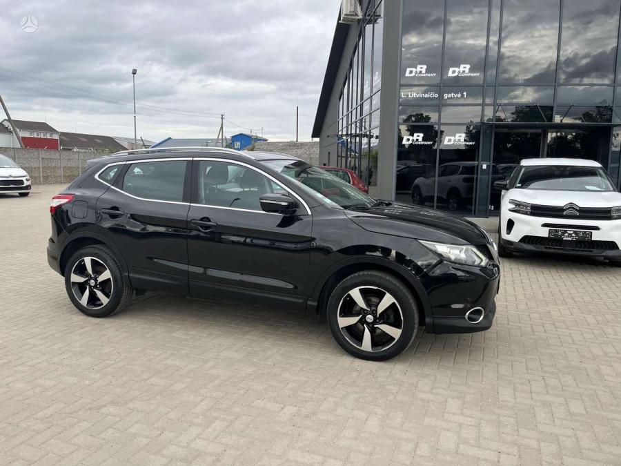 Melns Nissan Qashqai 2015 Tauragė, ar dzinēja tilpumu 1.60 L un nobraukumu 243 tūkst. km par 6400 €, foto 1 vietnē AUTOMOTO.COM.LV