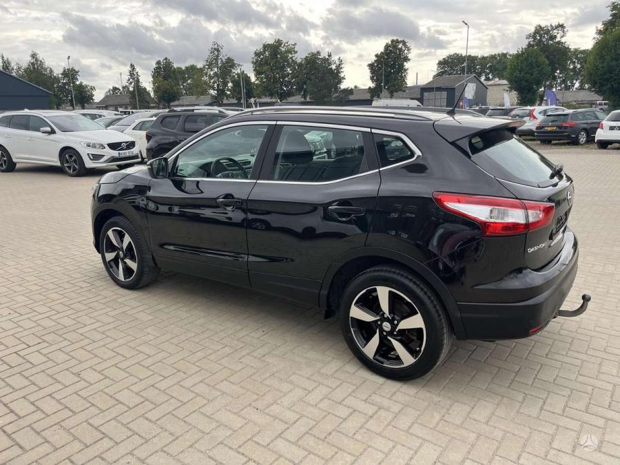 Melns Nissan Qashqai 2015 Tauragė, ar dzinēja tilpumu 1.60 L un nobraukumu 243 tūkst. km par 6400 €, foto 3 vietnē AUTOMOTO.COM.LV