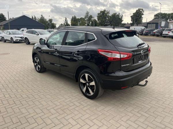 Melns Nissan Qashqai 2015 Tauragė, ar dzinēja tilpumu 1.60 L un nobraukumu 243 tūkst. km par 6400 €, foto 3 vietnē AUTOMOTO.COM.LV