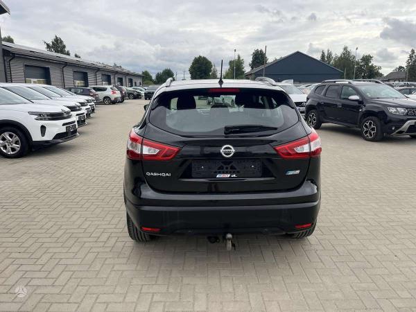 Melns Nissan Qashqai 2015 Tauragė, ar dzinēja tilpumu 1.60 L un nobraukumu 243 tūkst. km par 6400 €, foto 4 vietnē AUTOMOTO.COM.LV