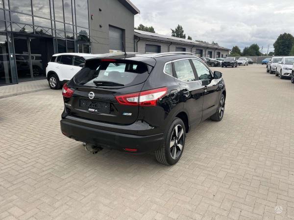 Melns Nissan Qashqai 2015 Tauragė, ar dzinēja tilpumu 1.60 L un nobraukumu 243 tūkst. km par 6400 €, foto 5 vietnē AUTOMOTO.COM.LV