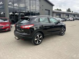 Melns Nissan Qashqai 2015 Tauragė, ar dzinēja tilpumu 1.60 L un nobraukumu 243 tūkst. km par 6400 €, foto 7 vietnē AUTOMOTO.COM.LV