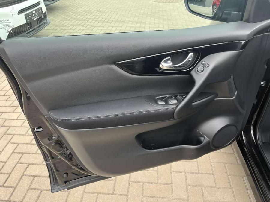 Melns Nissan Qashqai 2015 Tauragė, ar dzinēja tilpumu 1.60 L un nobraukumu 243 tūkst. km par 6400 €, foto 14 vietnē AUTOMOTO.COM.LV