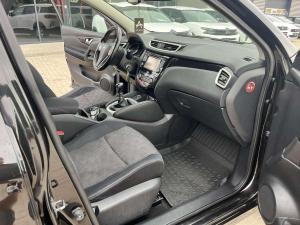 Melns Nissan Qashqai 2015 Tauragė, ar dzinēja tilpumu 1.60 L un nobraukumu 243 tūkst. km par 6400 €, foto 18 vietnē AUTOMOTO.COM.LV