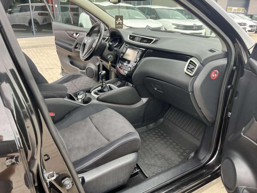 Melns Nissan Qashqai 2015 Tauragė, ar dzinēja tilpumu 1.60 L un nobraukumu 243 tūkst. km par 6400 €, foto 18 vietnē AUTOMOTO.COM.LV