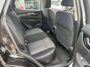 Melns Nissan Qashqai 2015 Tauragė, ar dzinēja tilpumu 1.60 L un nobraukumu 243 tūkst. km par 6400 €, foto 19 vietnē AUTOMOTO.COM.LV