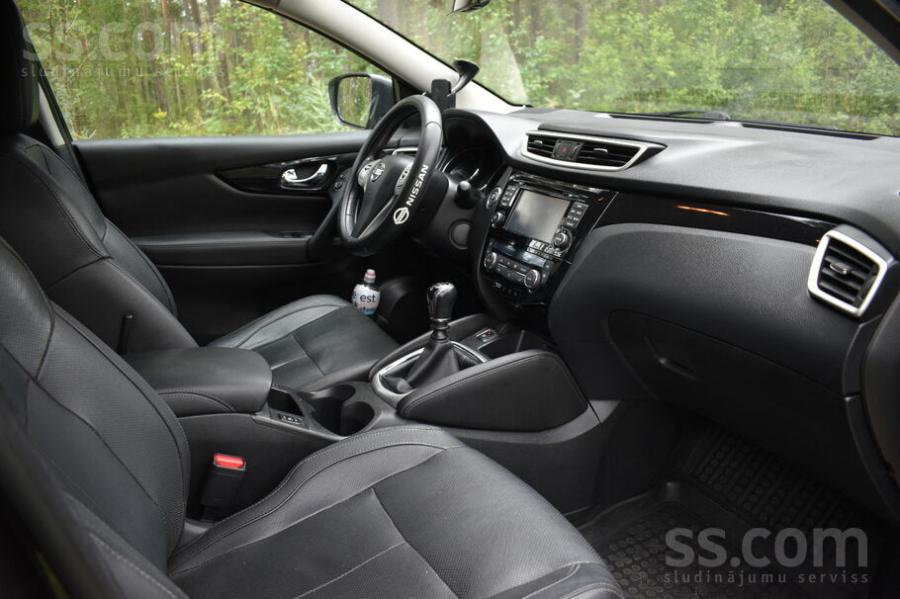Melns Nissan Qashqai 2015 Jūrmala, ar dzinēja tilpumu 1.20 L un nobraukumu 214 tūkst. km par 9900 €, foto 5 vietnē AUTOMOTO.COM.LV