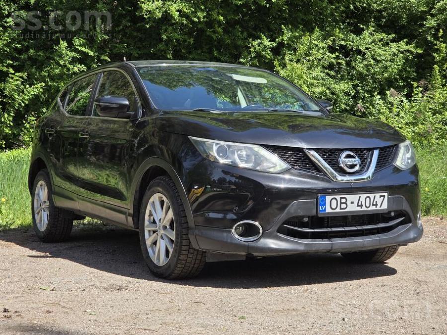 Black Nissan Qashqai 2015 in Riga, with an engine capacity of 1.60 L and mileage of 0 thousand km for 8450 €, photo 1 on AUTOMOTO.COM.LV