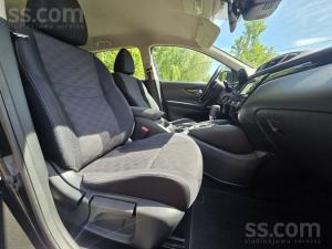 Black Nissan Qashqai 2015 in Riga, with an engine capacity of 1.60 L and mileage of 0 thousand km for 8450 €, photo 10 on AUTOMOTO.COM.LV