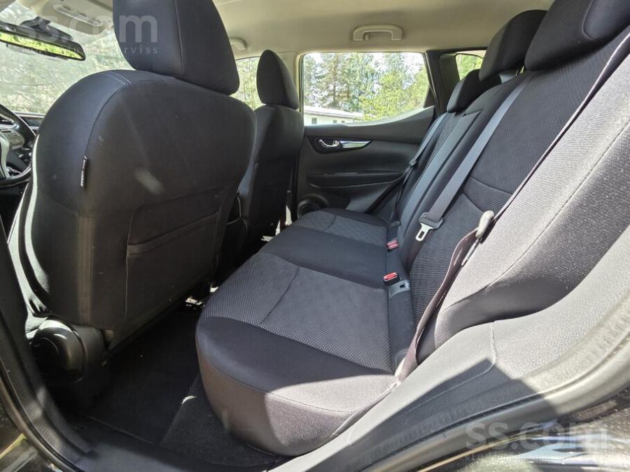 Black Nissan Qashqai 2015 in Riga, with an engine capacity of 1.60 L and mileage of 0 thousand km for 8450 €, photo 11 on AUTOMOTO.COM.LV