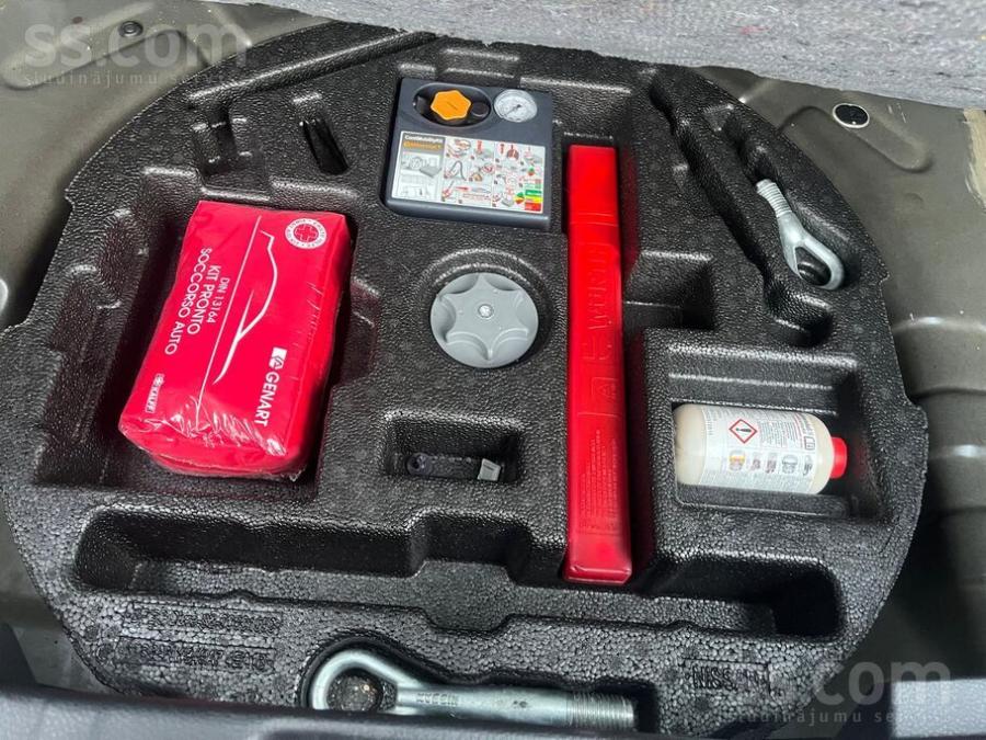 Black Nissan Qashqai 2015 in Riga, with an engine capacity of 1.60 L and mileage of 0 thousand km for 8450 €, photo 13 on AUTOMOTO.COM.LV