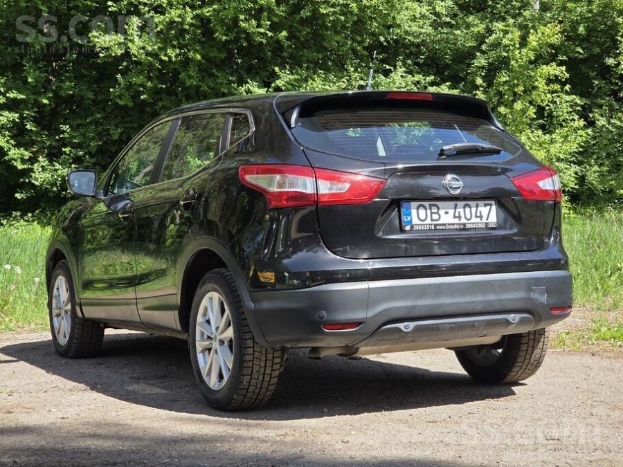 Black Nissan Qashqai 2015 in Riga, with an engine capacity of 1.60 L and mileage of 0 thousand km for 8450 €, photo 15 on AUTOMOTO.COM.LV