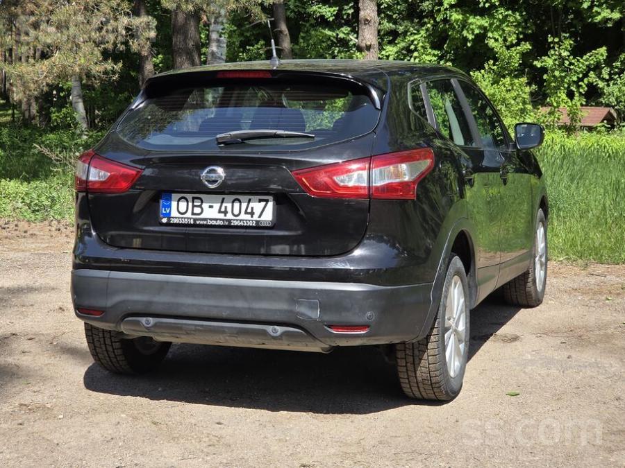 Black Nissan Qashqai 2015 in Riga, with an engine capacity of 1.60 L and mileage of 0 thousand km for 8450 €, photo 16 on AUTOMOTO.COM.LV
