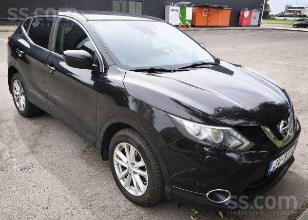 Nissan Qashqai 2015 in Riga on AUTOMOTO.COM.LV Black Nissan Qashqai 2015 in Riga, with an engine capacity of 1.50 L and mileage of 224 thousand km for 7600 €, photo 1 on AUTOMOTO.COM.LV