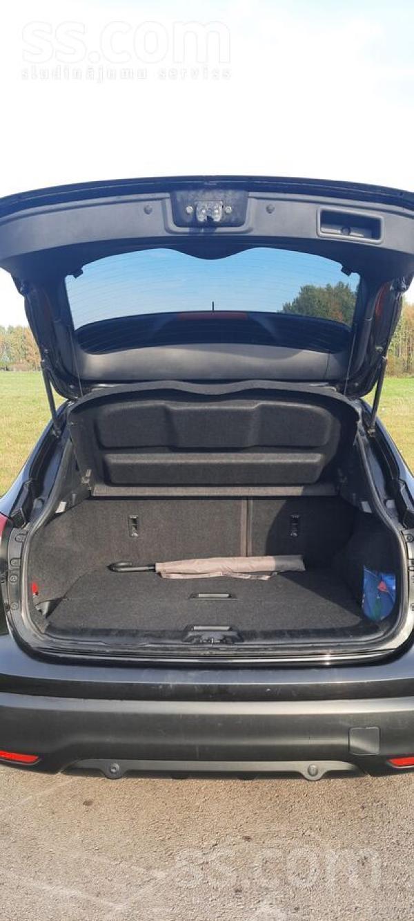 Melns Nissan Qashqai 2015 Rīga, ar dzinēja tilpumu 1.20 L un nobraukumu 91 tūkst. km par 9000 €, foto 4 vietnē AUTOMOTO.COM.LV