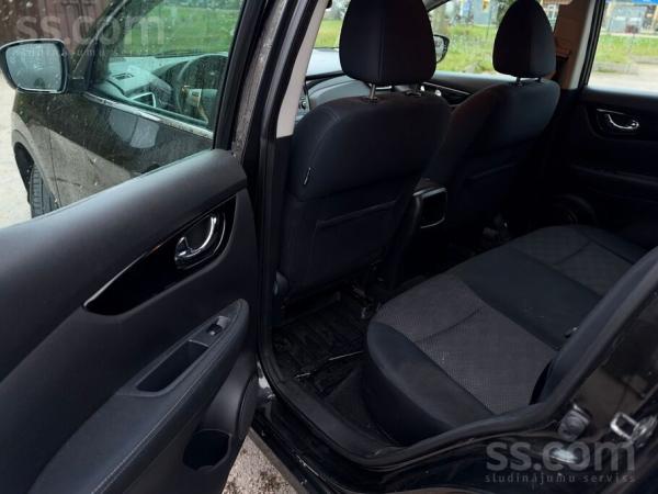 Melns Nissan Qashqai 2015 Rīga, ar dzinēja tilpumu 1.60 L un nobraukumu 193 tūkst. km par 7990 €, foto 8 vietnē AUTOMOTO.COM.LV