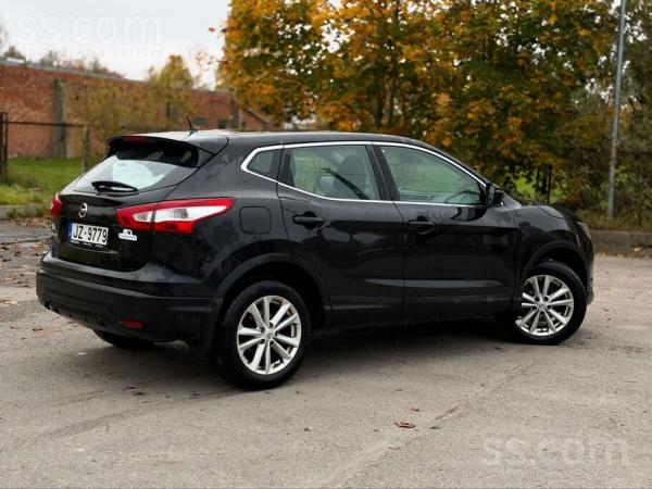 Melns Nissan Qashqai 2015 Rīga, ar dzinēja tilpumu 1.60 L un nobraukumu 193 tūkst. km par 7990 €, foto 10 vietnē AUTOMOTO.COM.LV