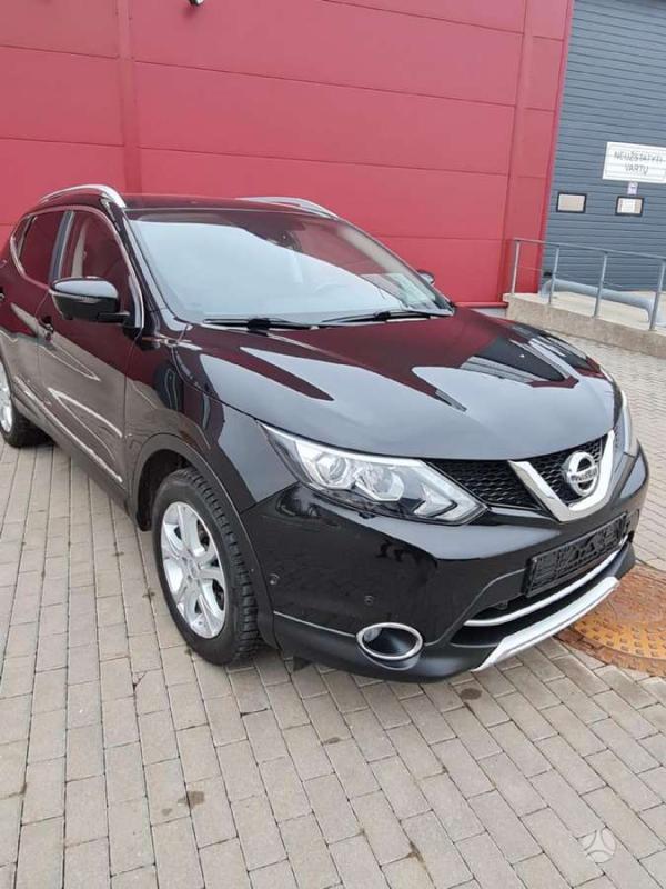 Black Nissan Qashqai 2016 in Kaunas, with an engine capacity of 1.46 L and mileage of 219 thousand km for 8650 €, photo 9 on AUTOMOTO.COM.LV