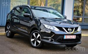 Black Nissan Qashqai 2016 in Riga, with an engine capacity of 1.60 L and mileage of 172 thousand km for 9790 €, photo 7 on AUTOMOTO.COM.LV