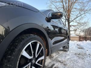 Melns Nissan Qashqai 2016 Rīga, ar dzinēja tilpumu 1.50 L un nobraukumu 168 tūkst. km par 10900 €, foto 6 vietnē AUTOMOTO.COM.LV