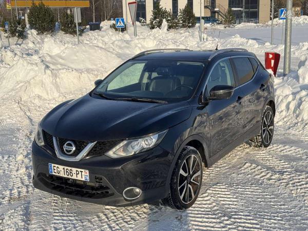 Black Nissan Qashqai 2016 in Klaipeda, with an engine capacity of 1.60 L and mileage of 140 thousand km for 8900 €, photo 1 on AUTOMOTO.COM.LV