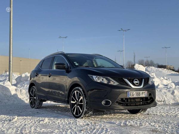 Black Nissan Qashqai 2016 in Klaipeda, with an engine capacity of 1.60 L and mileage of 140 thousand km for 8900 €, photo 9 on AUTOMOTO.COM.LV