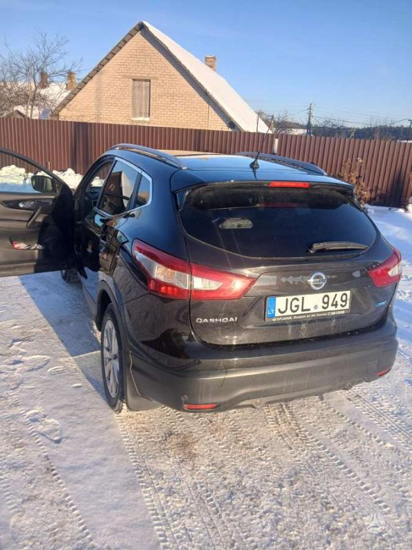 Melns Nissan Qashqai 2016 Viļņa, ar dzinēja tilpumu 1.46 L un nobraukumu 105 tūkst. km par 10500 €, foto 2 vietnē AUTOMOTO.COM.LV