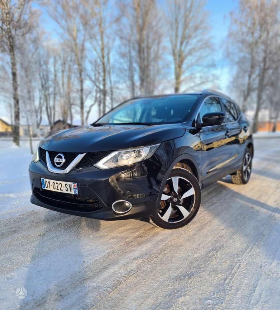 Black Nissan Qashqai 2016 in Taurage, with an engine capacity of 1.20 L and mileage of 127 thousand km for 8100 €, photo 3 on AUTOMOTO.COM.LV