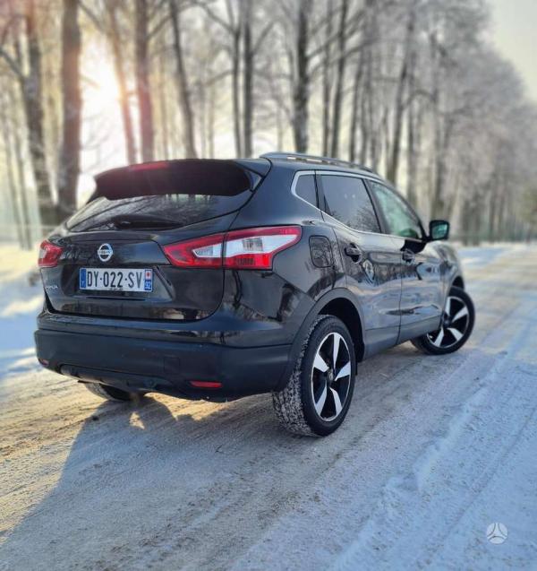 Melns Nissan Qashqai 2016 Tauragė, ar dzinēja tilpumu 1.20 L un nobraukumu 127 tūkst. km par 8100 €, foto 4 vietnē AUTOMOTO.COM.LV