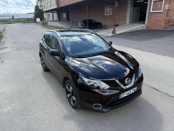 Black Nissan Qashqai 2016 in Alytus, with an engine capacity of 1.20 L and mileage of 87 thousand km for 8400 €, photo 1 on AUTOMOTO.COM.LV