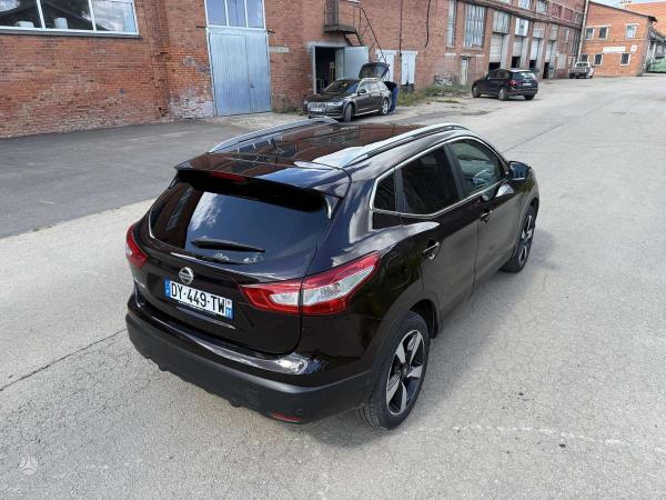 Black Nissan Qashqai 2016 in Alytus, with an engine capacity of 1.20 L and mileage of 87 thousand km for 8400 €, photo 3 on AUTOMOTO.COM.LV