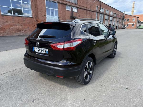 Black Nissan Qashqai 2016 in Alytus, with an engine capacity of 1.20 L and mileage of 87 thousand km for 8400 €, photo 4 on AUTOMOTO.COM.LV