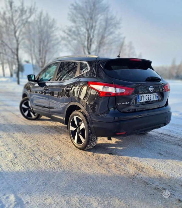 Melns Nissan Qashqai 2016 Tauragė, ar dzinēja tilpumu 1.20 L un nobraukumu 127 tūkst. km par 7700 €, foto 8 vietnē AUTOMOTO.COM.LV