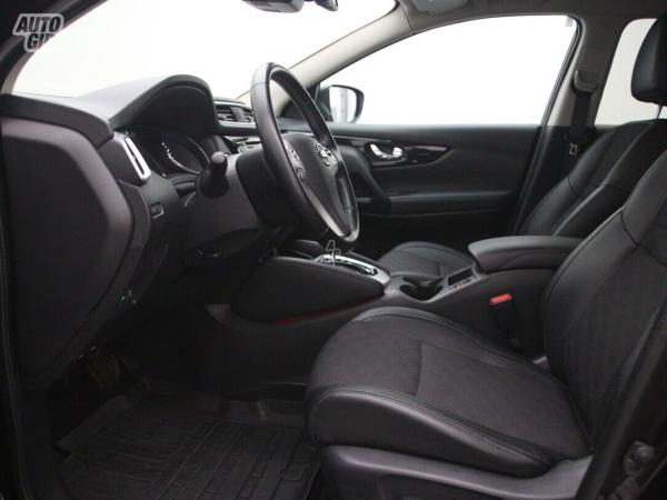 Black Nissan Qashqai 2016 in Vilnius, with an engine capacity of 1.20 L and mileage of 118 thousand km for 11599 €, photo 4 on AUTOMOTO.COM.LV