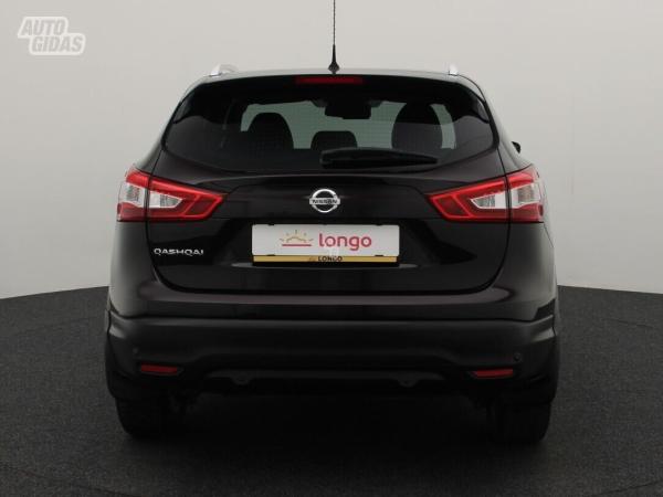 Black Nissan Qashqai 2016 in Vilnius, with an engine capacity of 1.20 L and mileage of 118 thousand km for 11599 €, photo 5 on AUTOMOTO.COM.LV