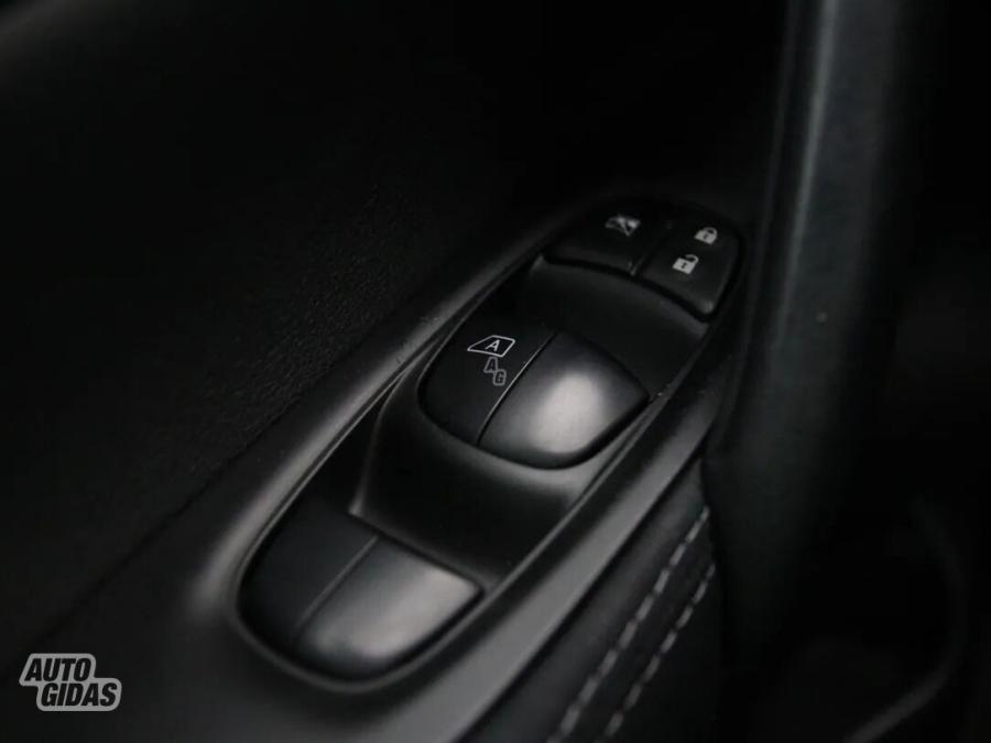 Melns Nissan Qashqai 2016 Viļņa, ar dzinēja tilpumu 1.20 L un nobraukumu 169 tūkst. km par 9999 €, foto 26 vietnē AUTOMOTO.COM.LV