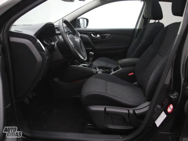 Black Nissan Qashqai 2016 in Vilnius, with an engine capacity of 1.20 L and mileage of 158 thousand km for 9799 €, photo 4 on AUTOMOTO.COM.LV