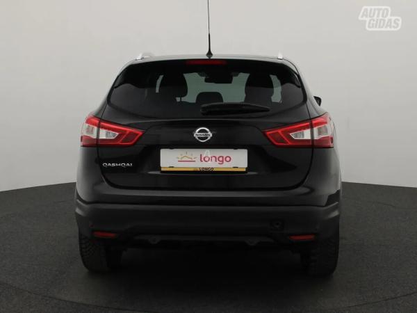 Black Nissan Qashqai 2016 in Vilnius, with an engine capacity of 1.20 L and mileage of 158 thousand km for 9799 €, photo 5 on AUTOMOTO.COM.LV