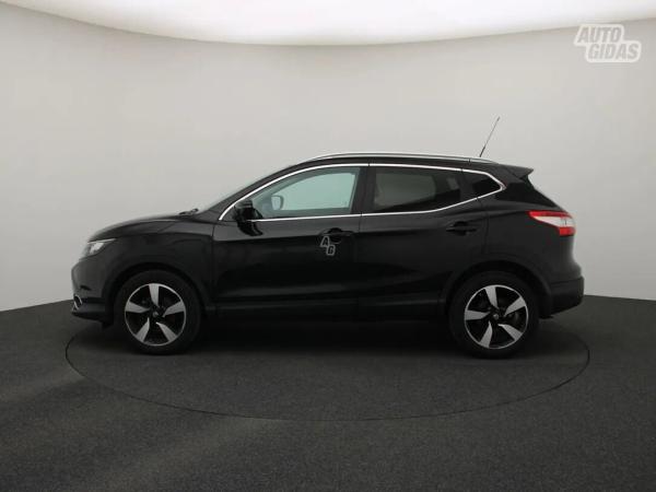 Black Nissan Qashqai 2016 in Vilnius, with an engine capacity of 1.20 L and mileage of 158 thousand km for 9799 €, photo 6 on AUTOMOTO.COM.LV
