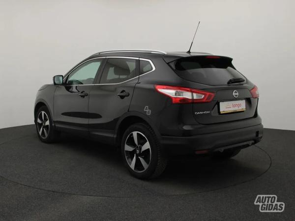 Black Nissan Qashqai 2016 in Vilnius, with an engine capacity of 1.20 L and mileage of 158 thousand km for 9799 €, photo 7 on AUTOMOTO.COM.LV