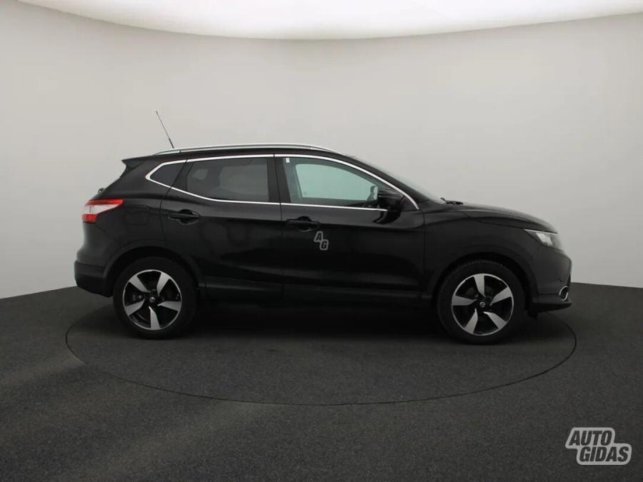 Melns Nissan Qashqai 2016 Viļņa, ar dzinēja tilpumu 1.20 L un nobraukumu 158 tūkst. km par 9799 €, foto 10 vietnē AUTOMOTO.COM.LV