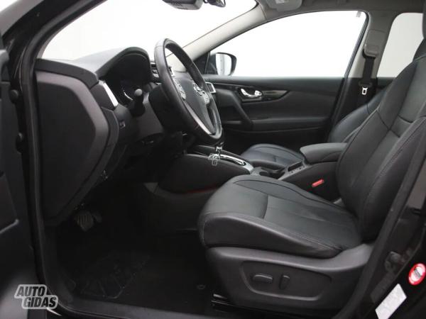 Black Nissan Qashqai 2016 in Vilnius, with an engine capacity of 1.20 L and mileage of 118 thousand km for 12299 €, photo 4 on AUTOMOTO.COM.LV