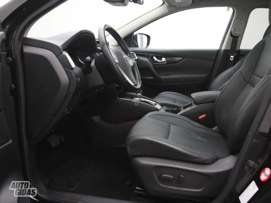 Black Nissan Qashqai 2016 in Vilnius, with an engine capacity of 1.20 L and mileage of 118 thousand km for 12299 €, photo 5 on AUTOMOTO.COM.LV