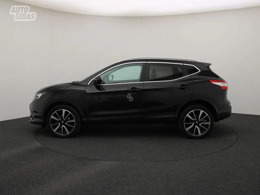 Black Nissan Qashqai 2016 in Vilnius, with an engine capacity of 1.20 L and mileage of 118 thousand km for 12299 €, photo 7 on AUTOMOTO.COM.LV