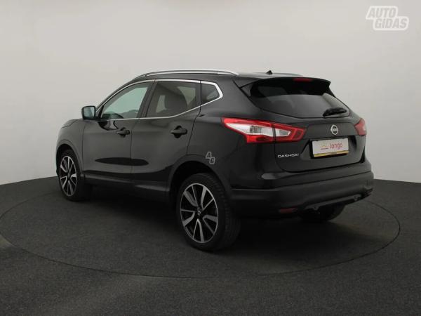 Black Nissan Qashqai 2016 in Vilnius, with an engine capacity of 1.20 L and mileage of 118 thousand km for 12299 €, photo 7 on AUTOMOTO.COM.LV