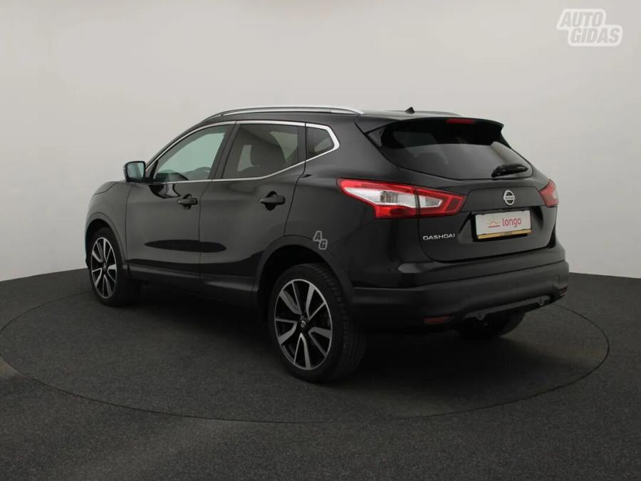 Black Nissan Qashqai 2016 in Vilnius, with an engine capacity of 1.20 L and mileage of 118 thousand km for 12299 €, photo 8 on AUTOMOTO.COM.LV