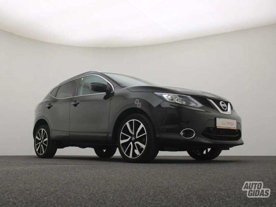 Black Nissan Qashqai 2016 in Vilnius, with an engine capacity of 1.20 L and mileage of 118 thousand km for 12299 €, photo 11 on AUTOMOTO.COM.LV