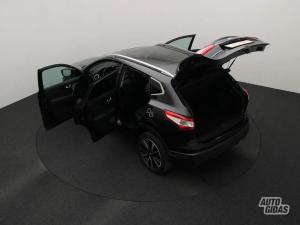 Black Nissan Qashqai 2016 in Vilnius, with an engine capacity of 1.20 L and mileage of 118 thousand km for 12299 €, photo 13 on AUTOMOTO.COM.LV