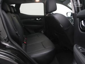 Black Nissan Qashqai 2016 in Vilnius, with an engine capacity of 1.20 L and mileage of 118 thousand km for 12299 €, photo 15 on AUTOMOTO.COM.LV