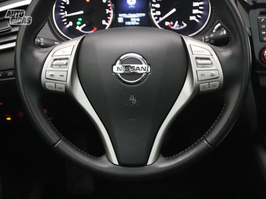 Black Nissan Qashqai 2016 in Vilnius, with an engine capacity of 1.20 L and mileage of 118 thousand km for 12299 €, photo 18 on AUTOMOTO.COM.LV